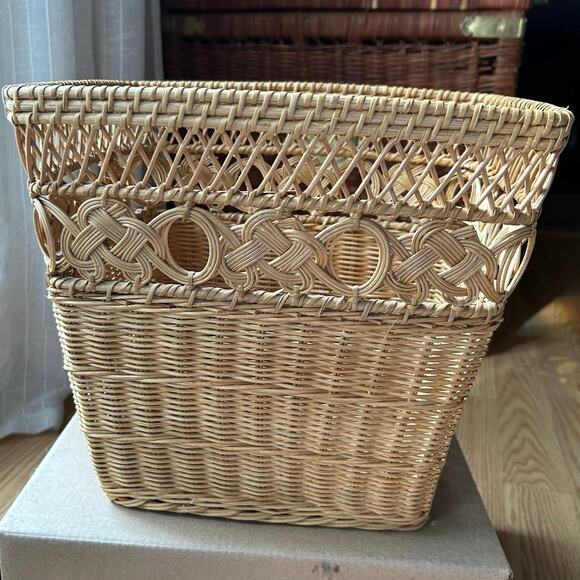 Unbranded | Other | Vintage Trash Can Trash Bin Beautiful Tan Waste ...